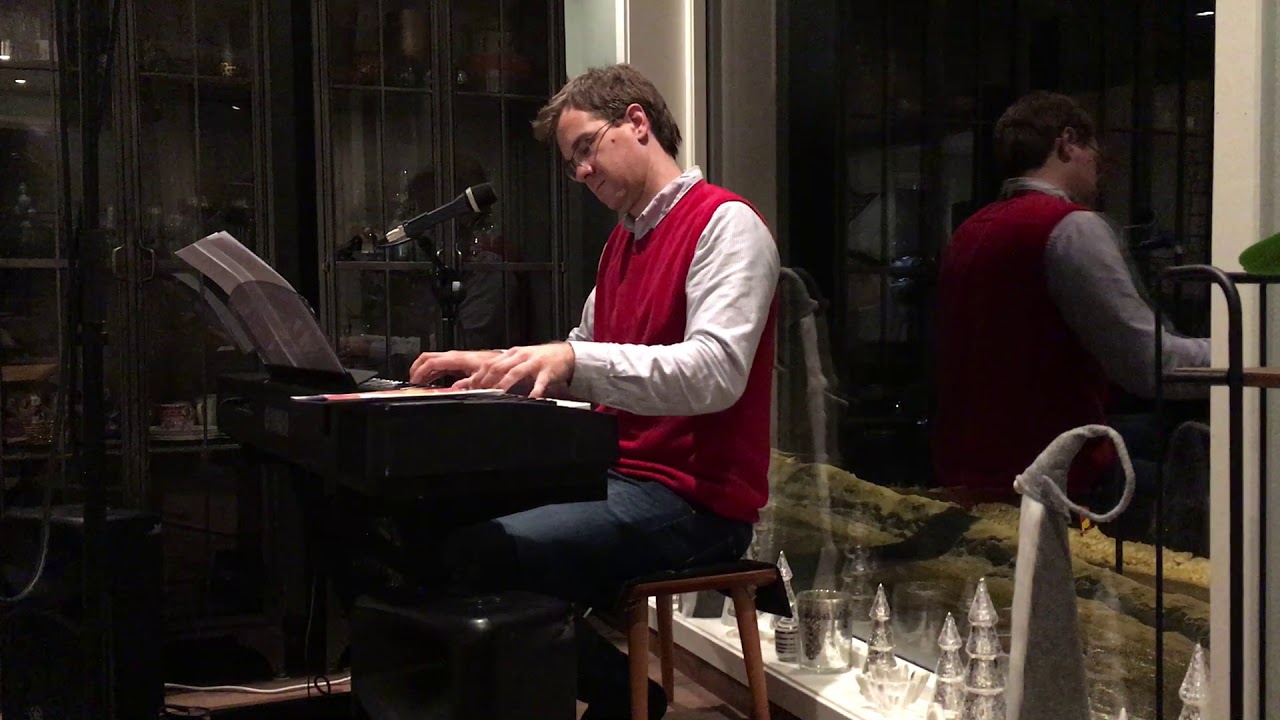 All I Ask, Erlend Os piano/vokal - YouTube