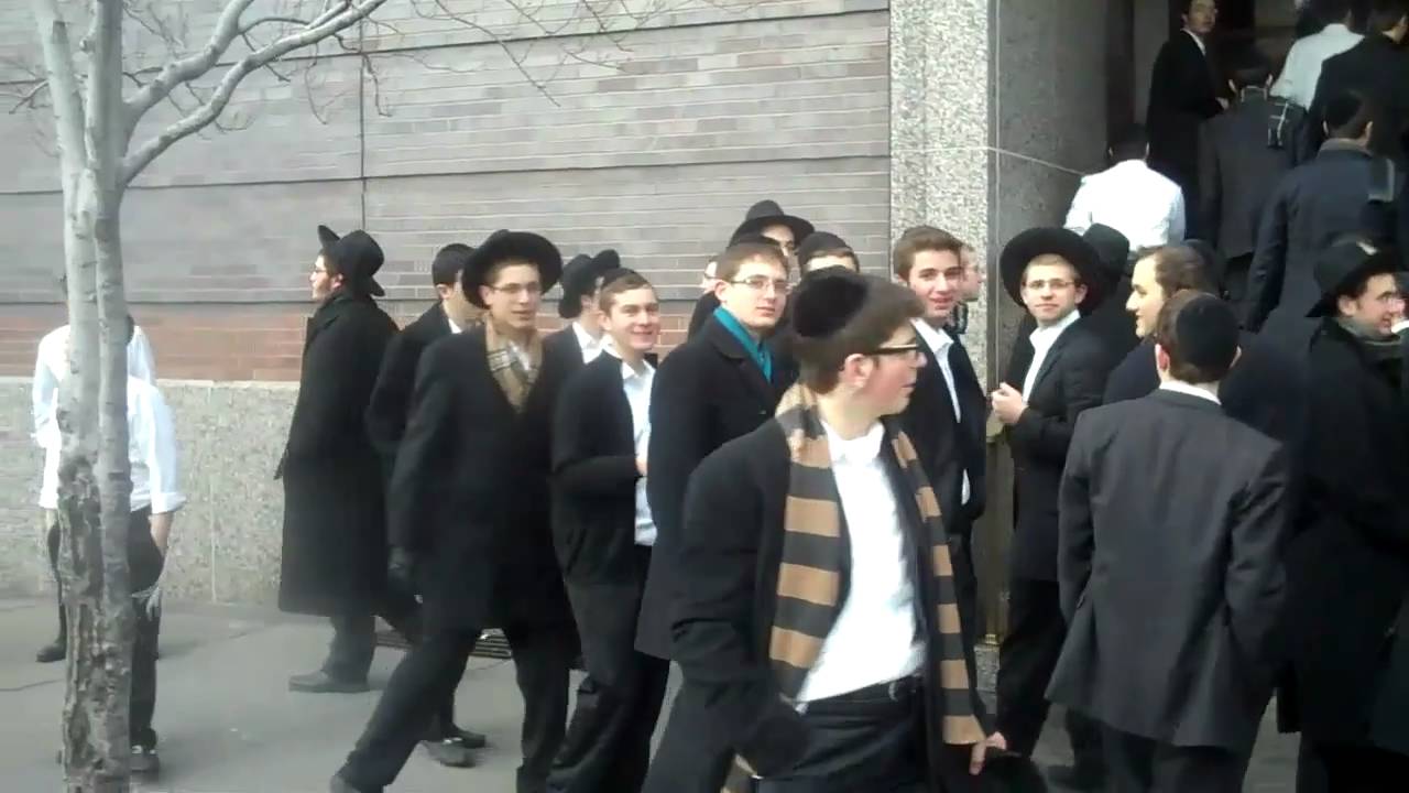 CHAIM BERLIN EVACUATED DUE TO A SUSPICIOUS BRIEFCASE - YouTube