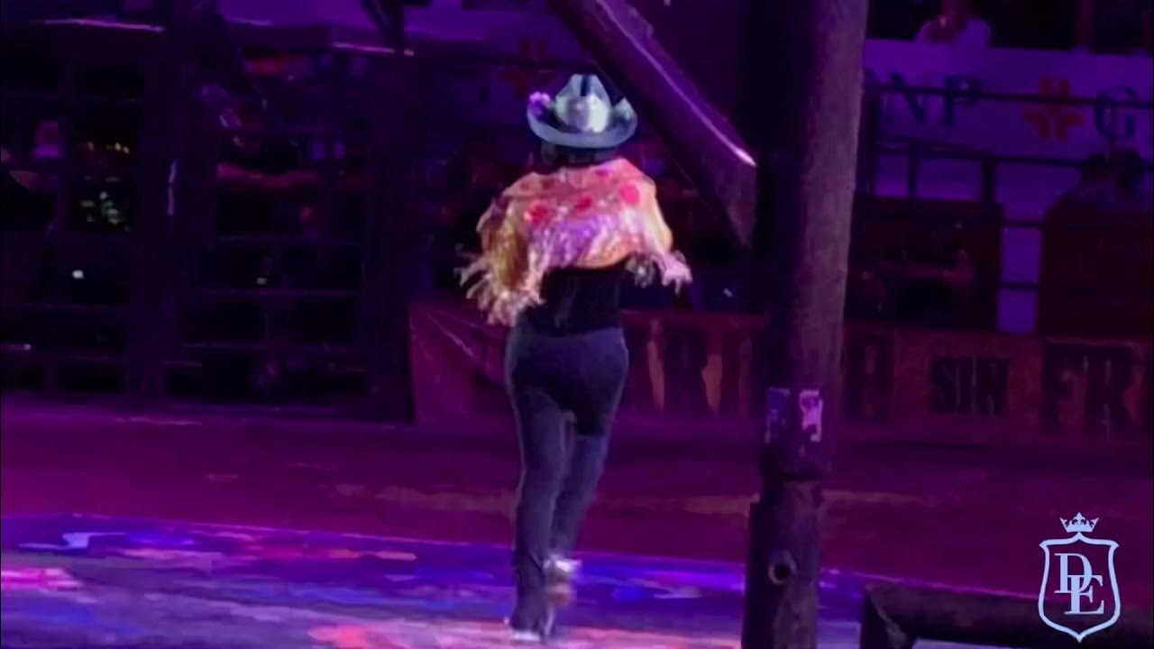 Ángela Aguilar- En realidad (Jaripeo sin fronteras 2021) 🐴🐎 - YouTube