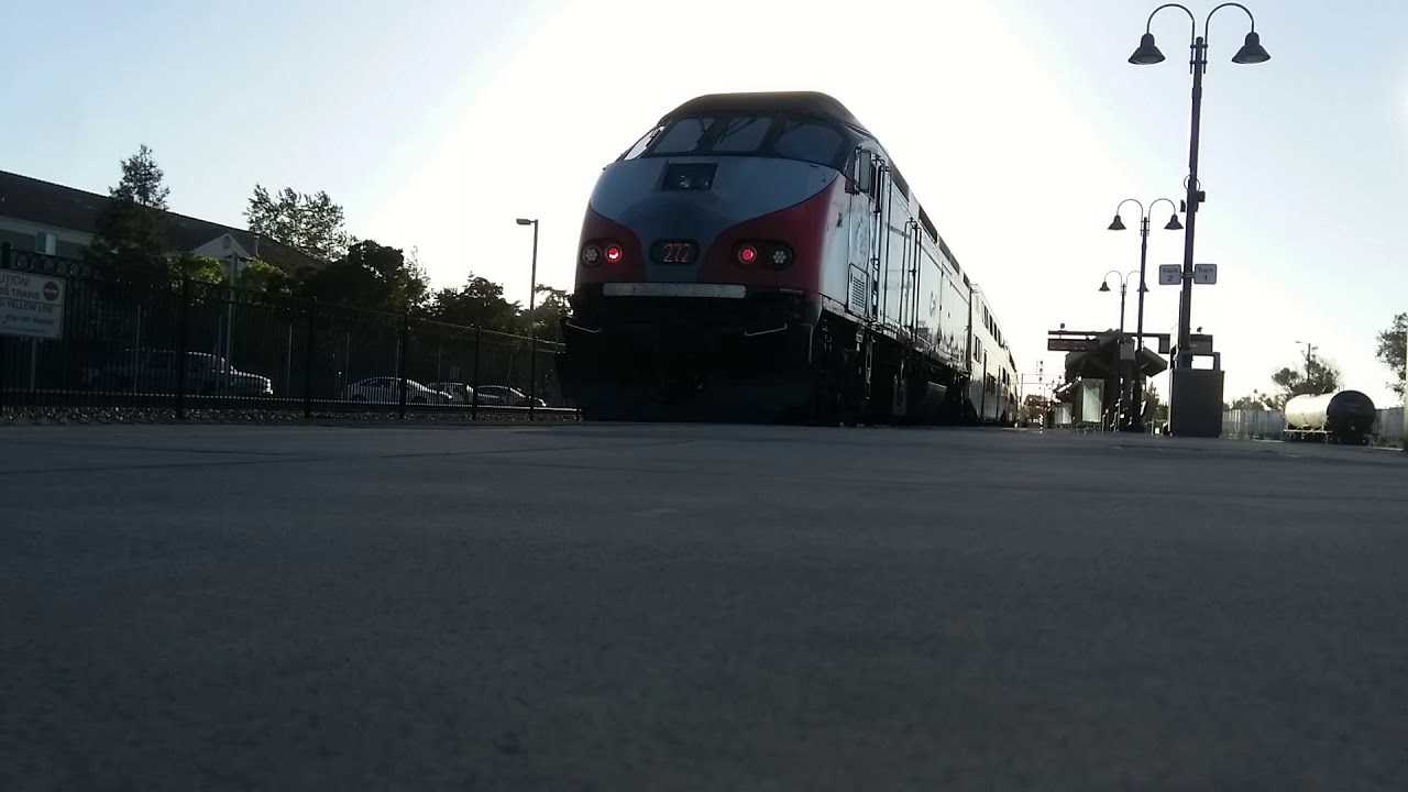 Caltrain 925 and 901 meet at Santa Clara station in CA - YouTube