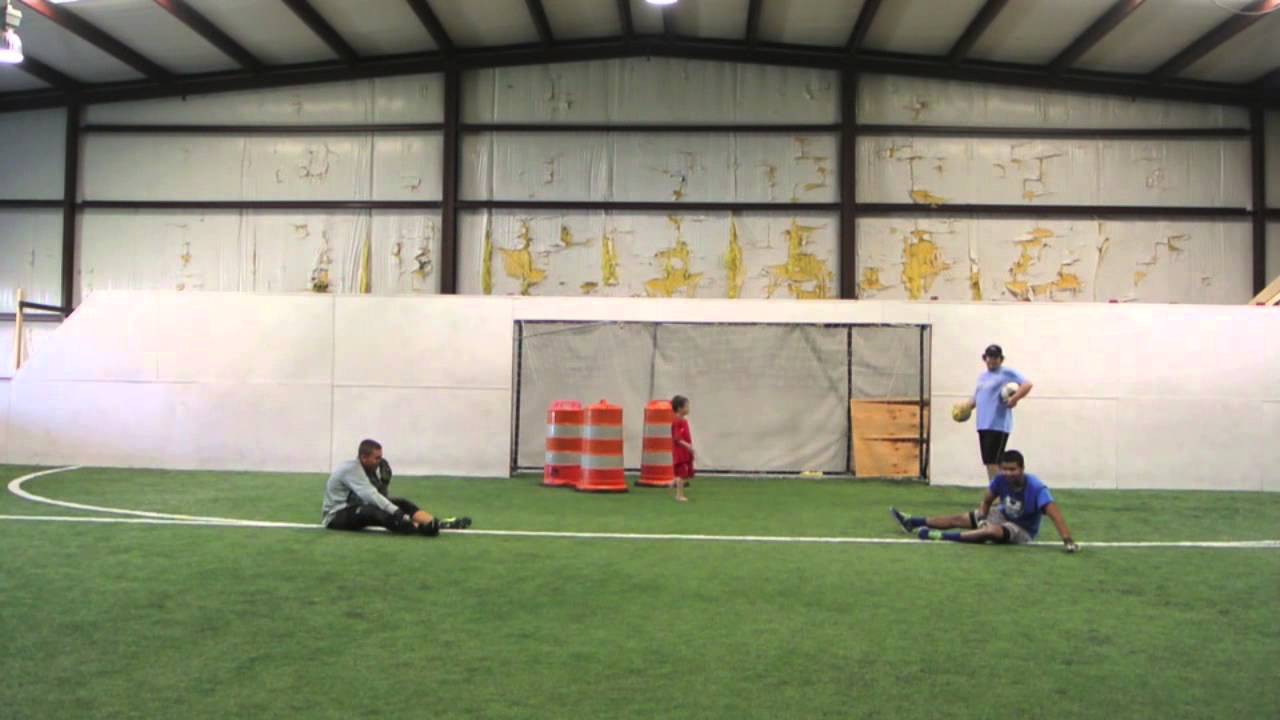 Max & Pepito - Keeper Training - Seated Throws - YouTube