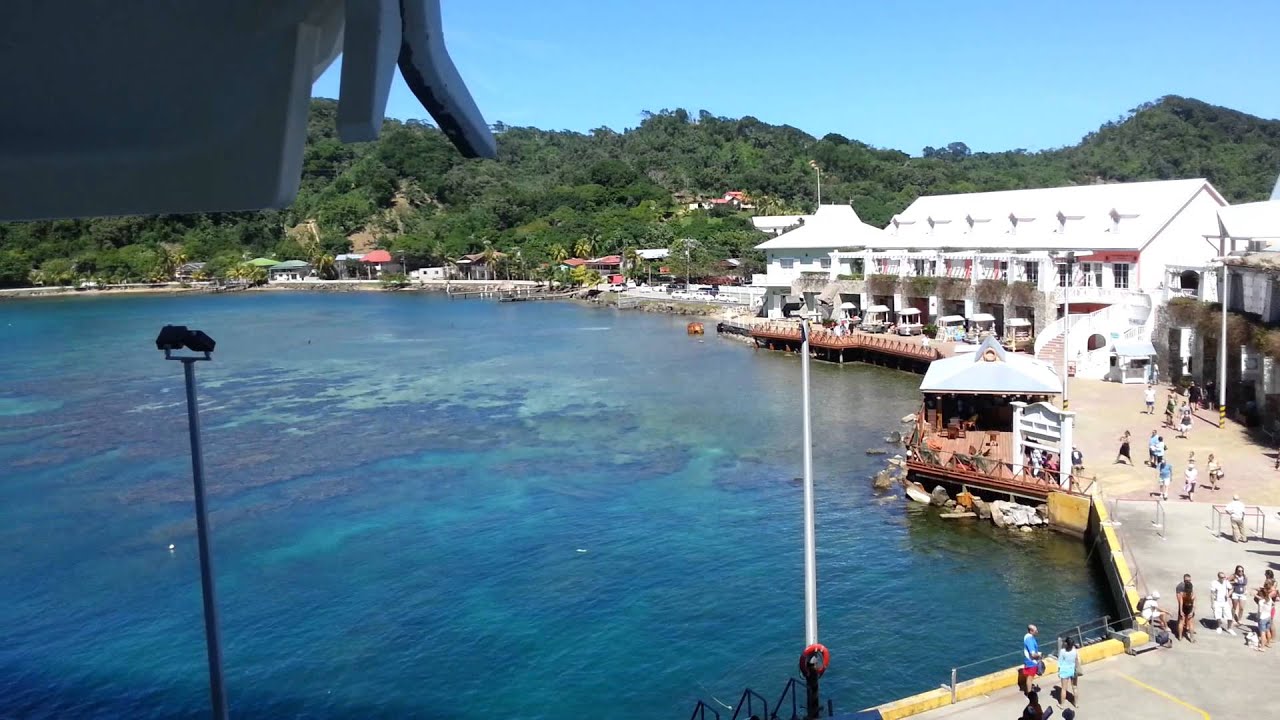 Town center Coxen Hole Roatan - YouTube