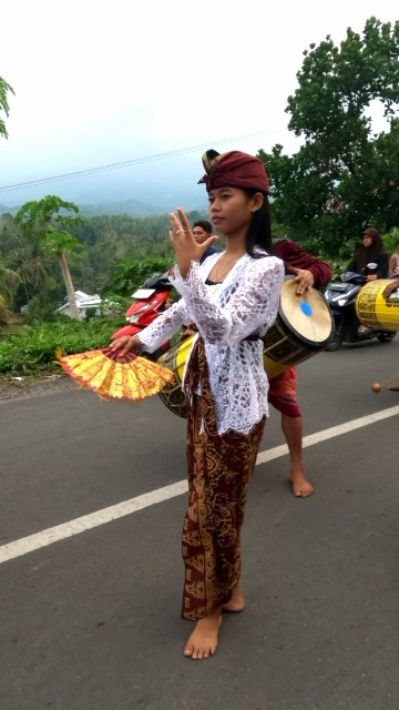 Penari cantik janger gendang bleq #shorts - YouTube