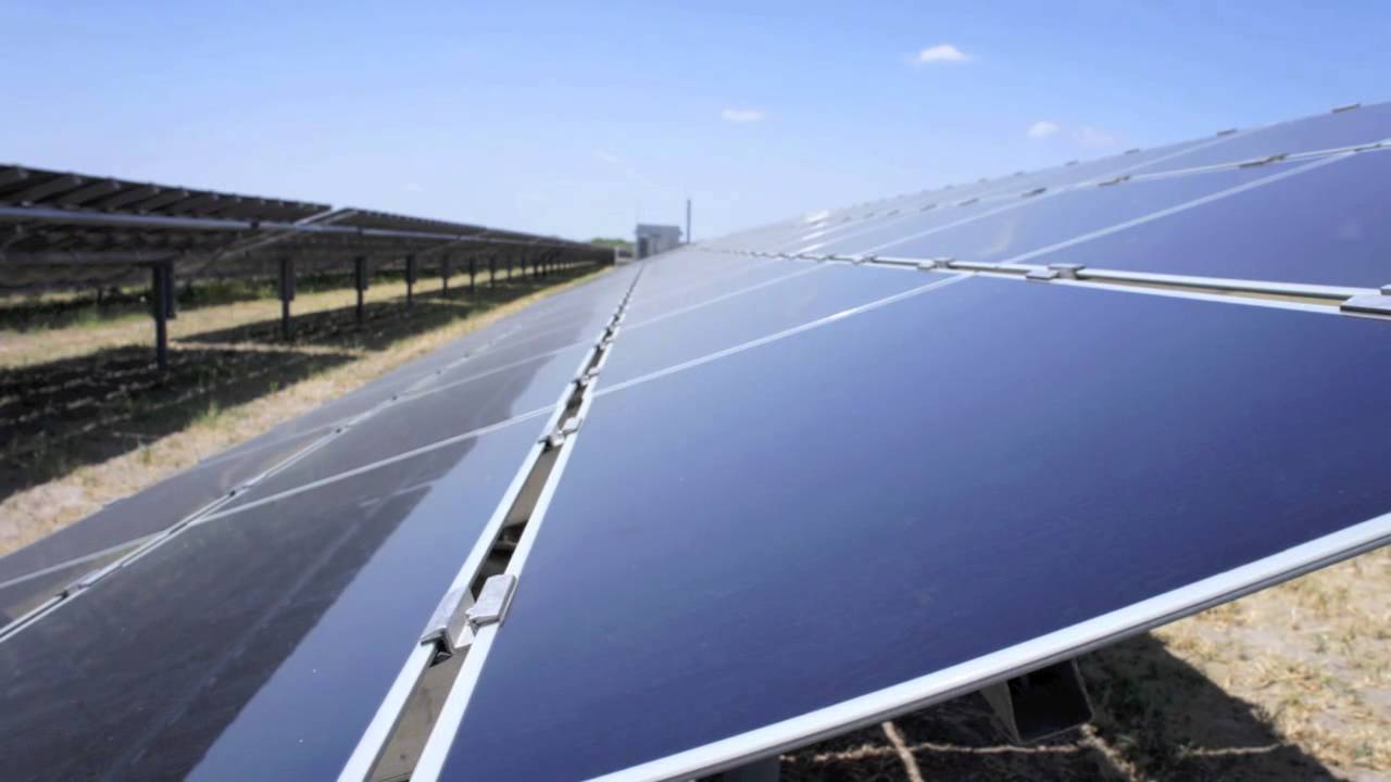 Solar Energy from Blue Wing Solar Farm in San Antonio - YouTube