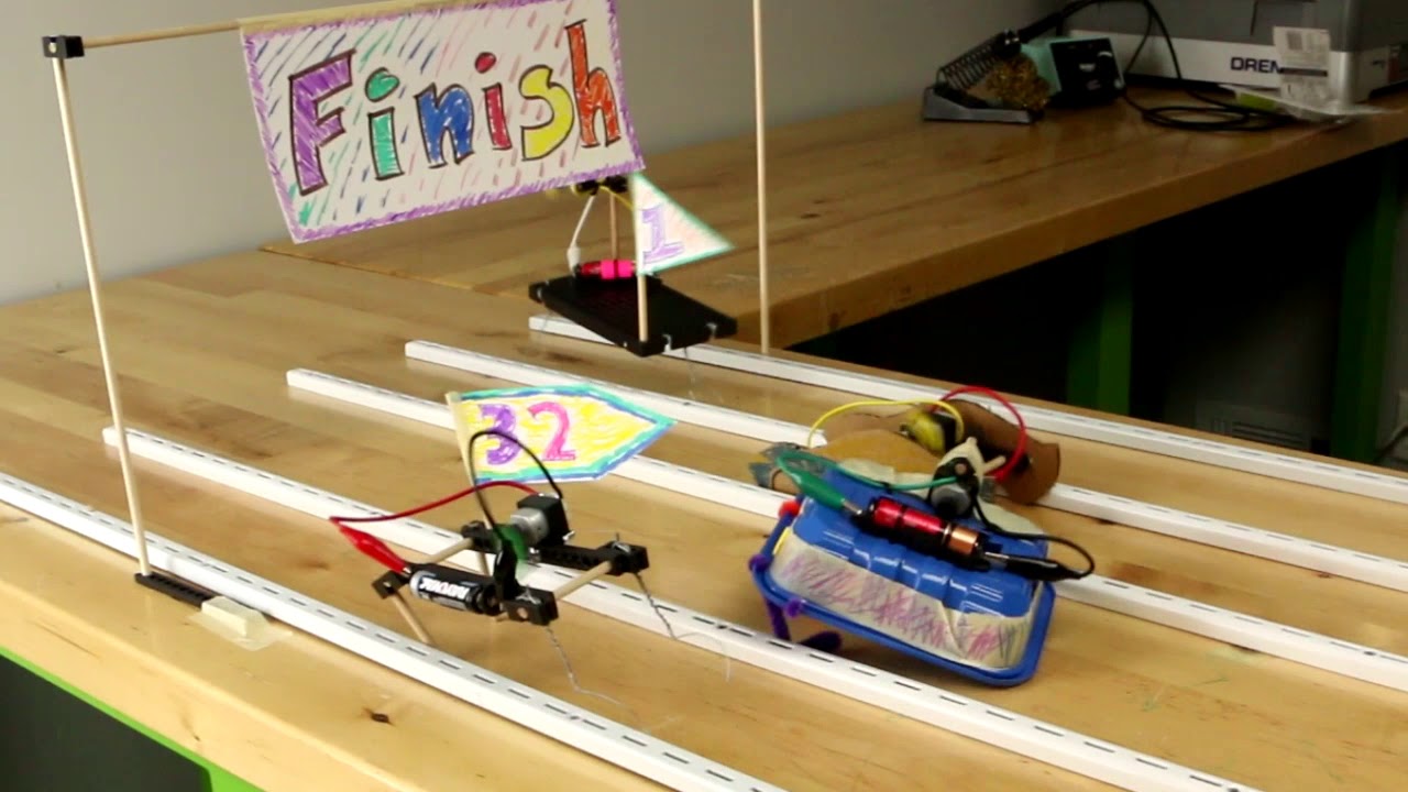 Wiggle Bot Race 720 - YouTube