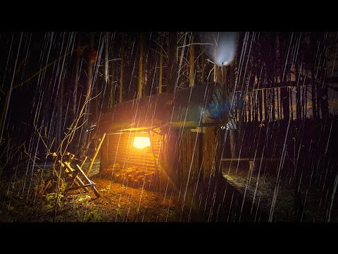 Geceyi kendi ellerimle yaptığım bir evde saklanıp geçirdim.