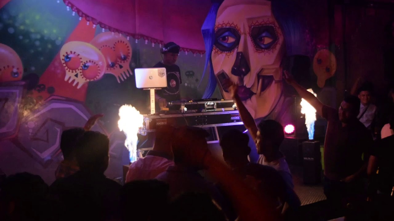 dj kenny en La Catrina - YouTube
