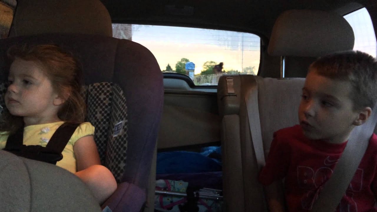 Funny kids arguing - YouTube