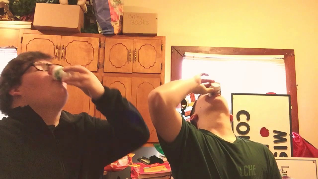 Sour warhead powder challenge. - YouTube