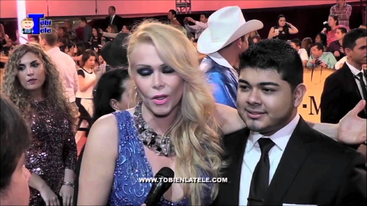 Patty Alvarez llega a ‘Premio Lo Nuestro' - YouTube
