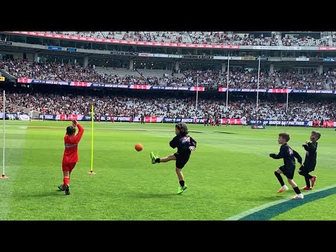 HIGHLIGHTS: Bianca’s first Auskick game at the MCG! - YouTube