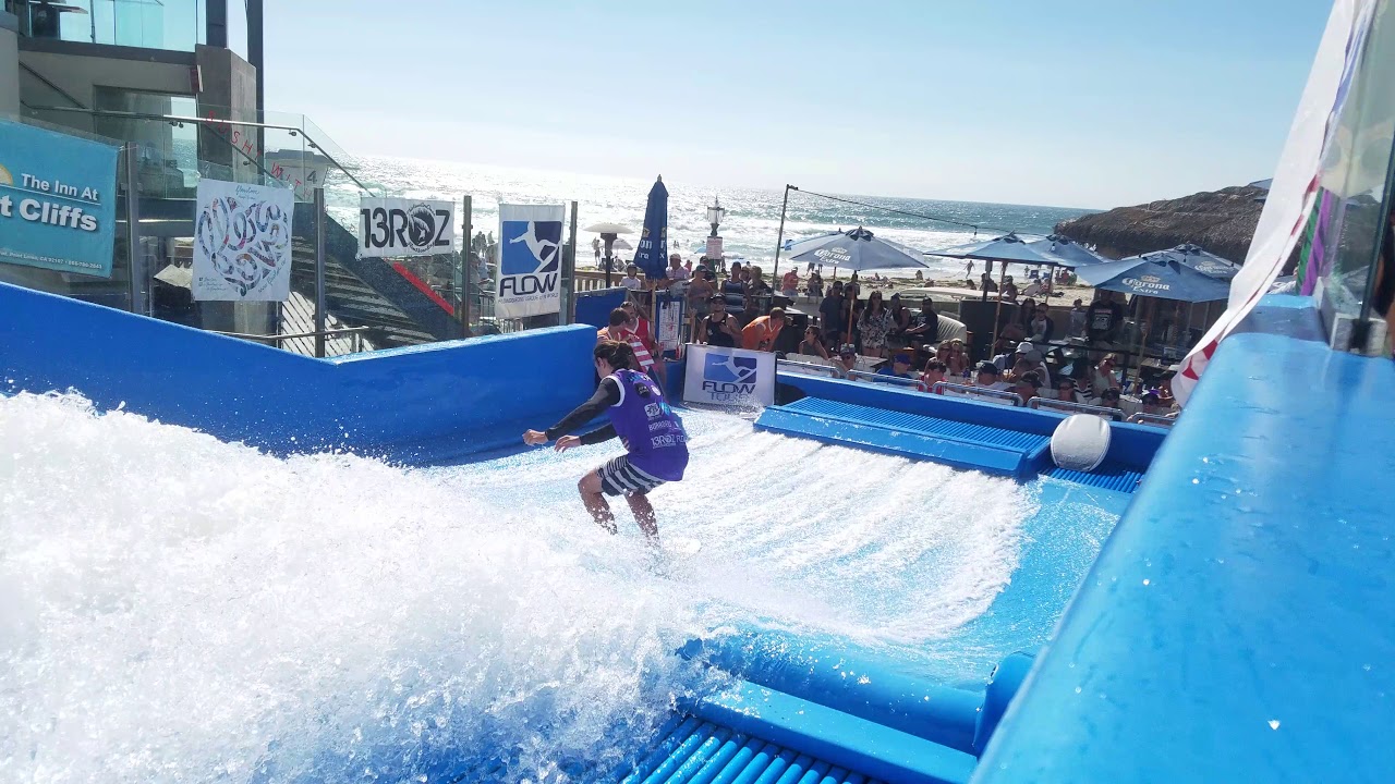 FlowRider Single Surf Machine at Wave House Contest Pro Tricks and ...