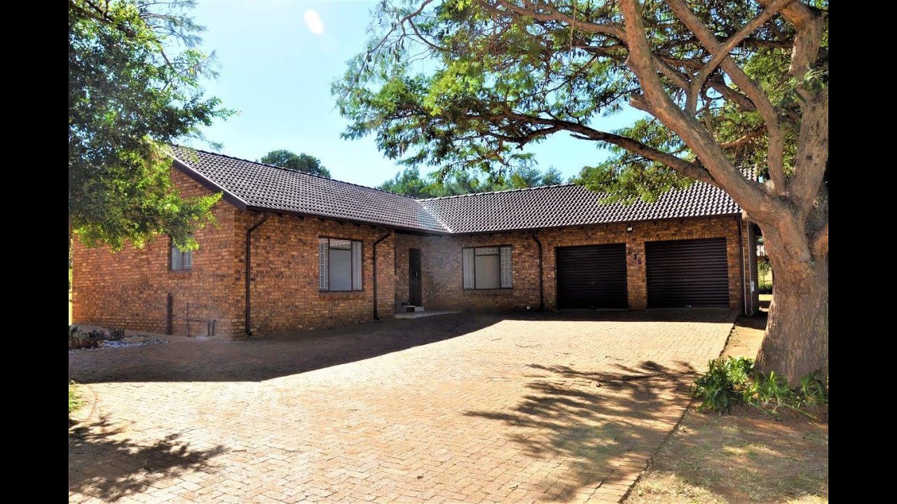 Looking for your New Home? 3-Bedroom House To Let on 1-Hectare Small ...