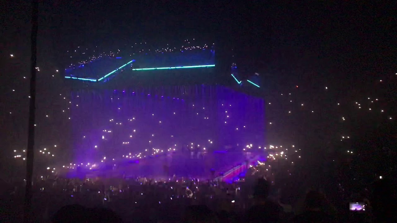 drake in paris 13march2019 - YouTube