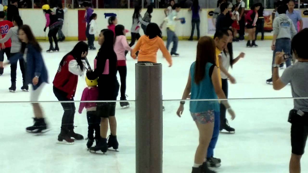 SM Mall of Asia : Ice Skating Rink - YouTube