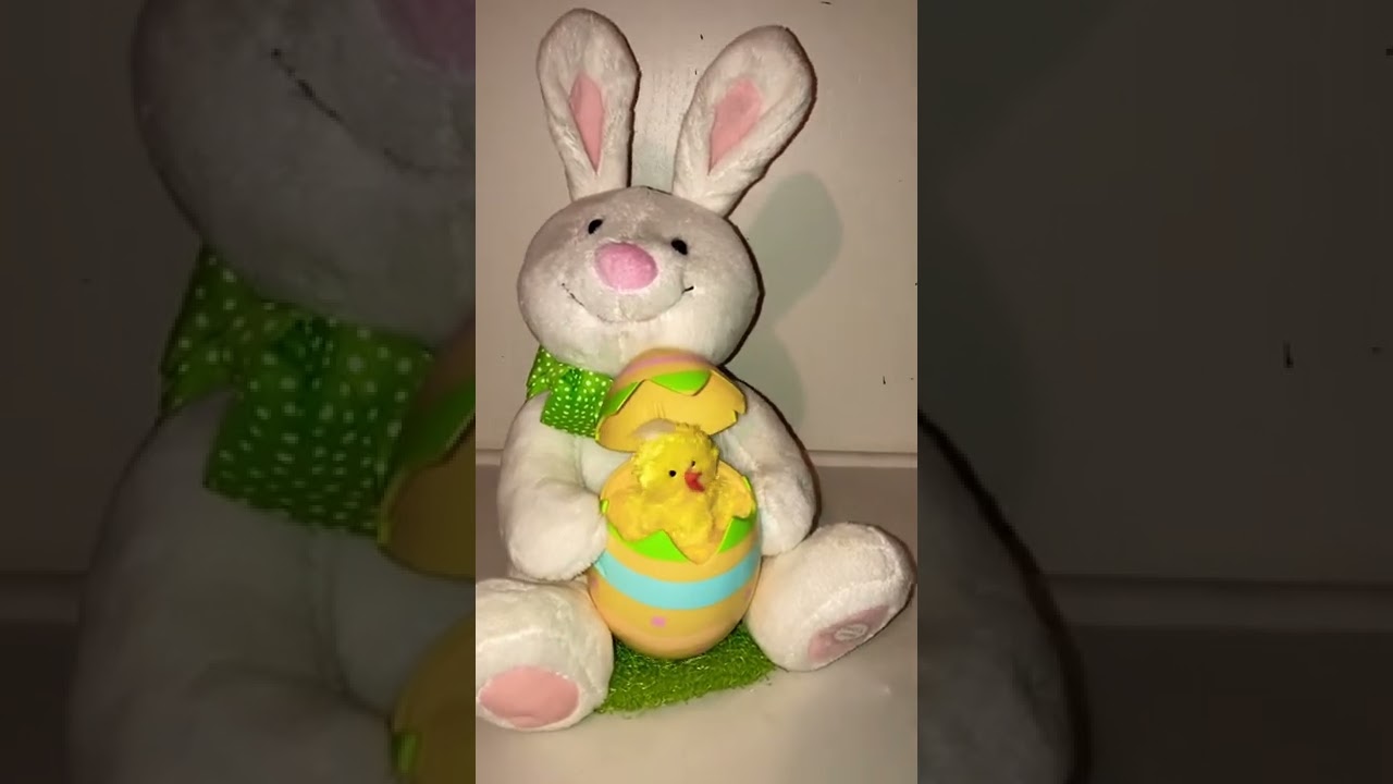 Singing Hallmark Easter Bunny and Chick to the Tune of Rockin Robin ...