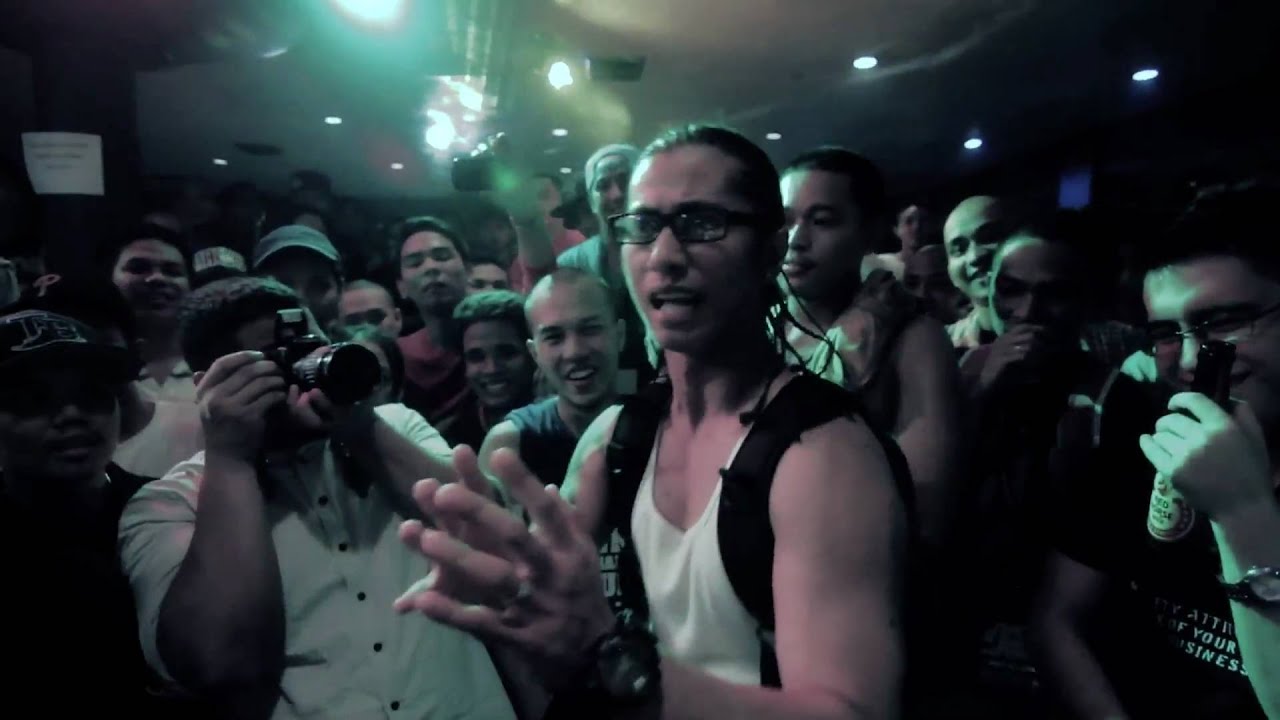 FlipTop - Dello vs Target pt. 1 - YouTube