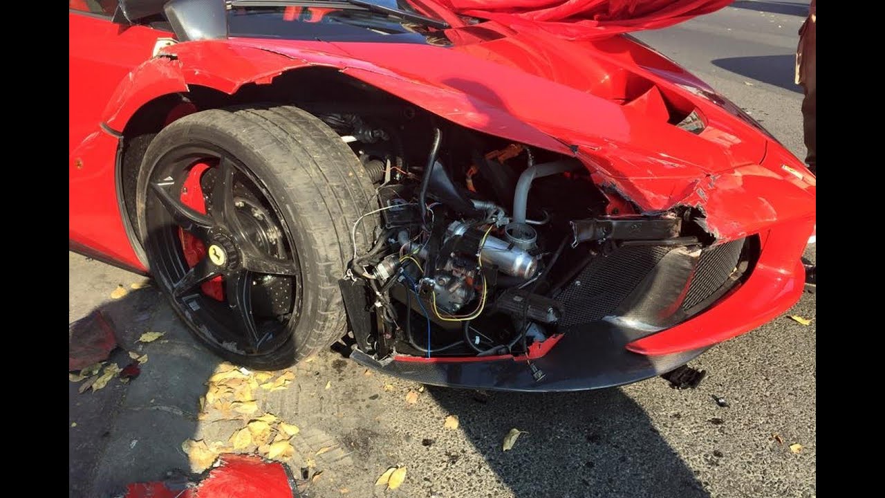 LaFerrari crash Budapest Váci út (Recorded with potato) - YouTube