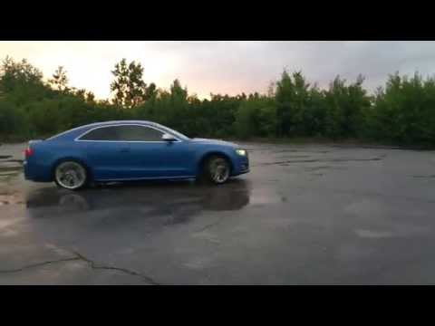 Audi s5 4.2 drifting in rain quatro power water drift sound rs5