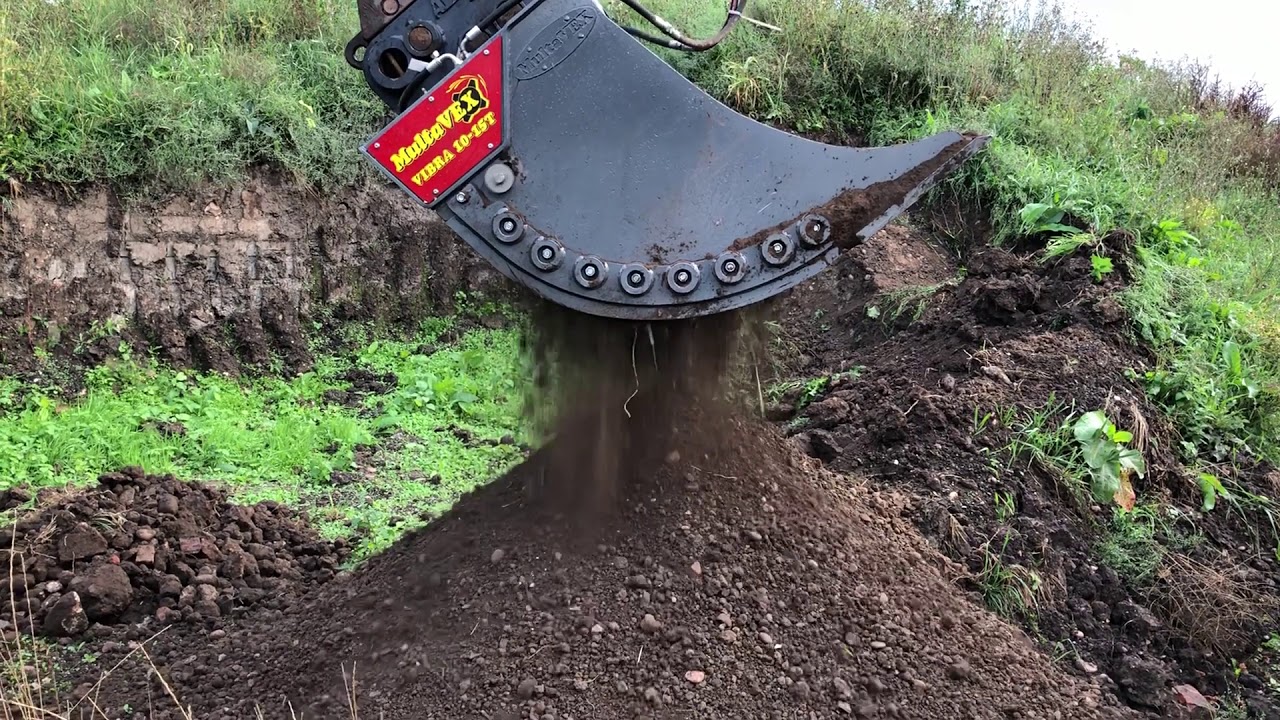 Multavex Vibra 10-15 screening topsoil - YouTube