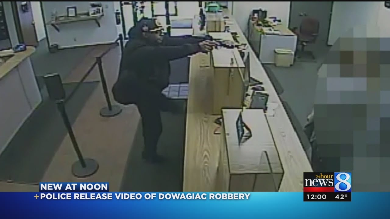 Video shows armed robbery at Dowagiac credit union - YouTube