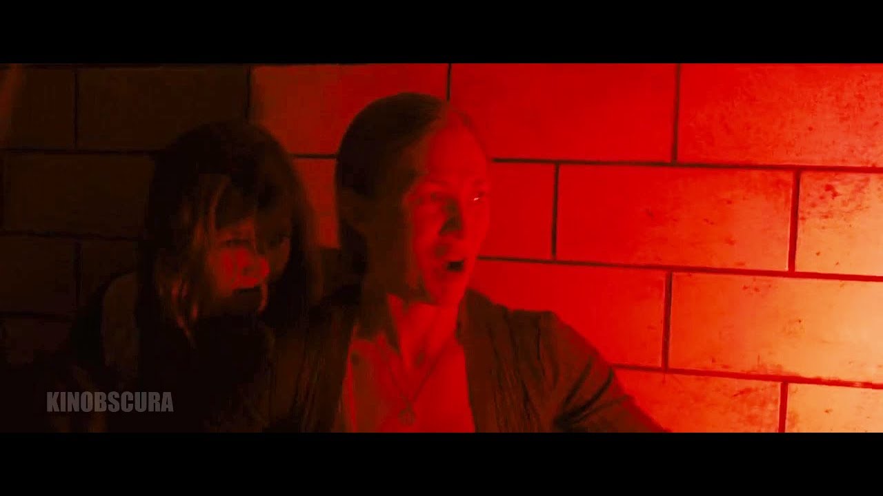 World War Z (2013) - Gerry Family Escapes from Zombies - YouTube