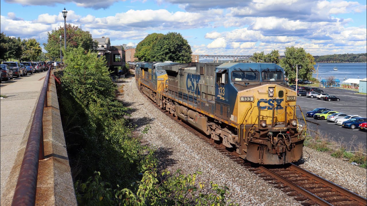 Three Generations or GEs Lead CSX Trains! - YouTube