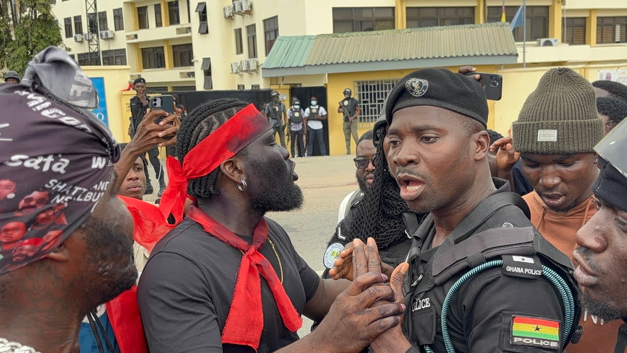 Shatta wale massive fans clashes police at EOCO head office following ...
