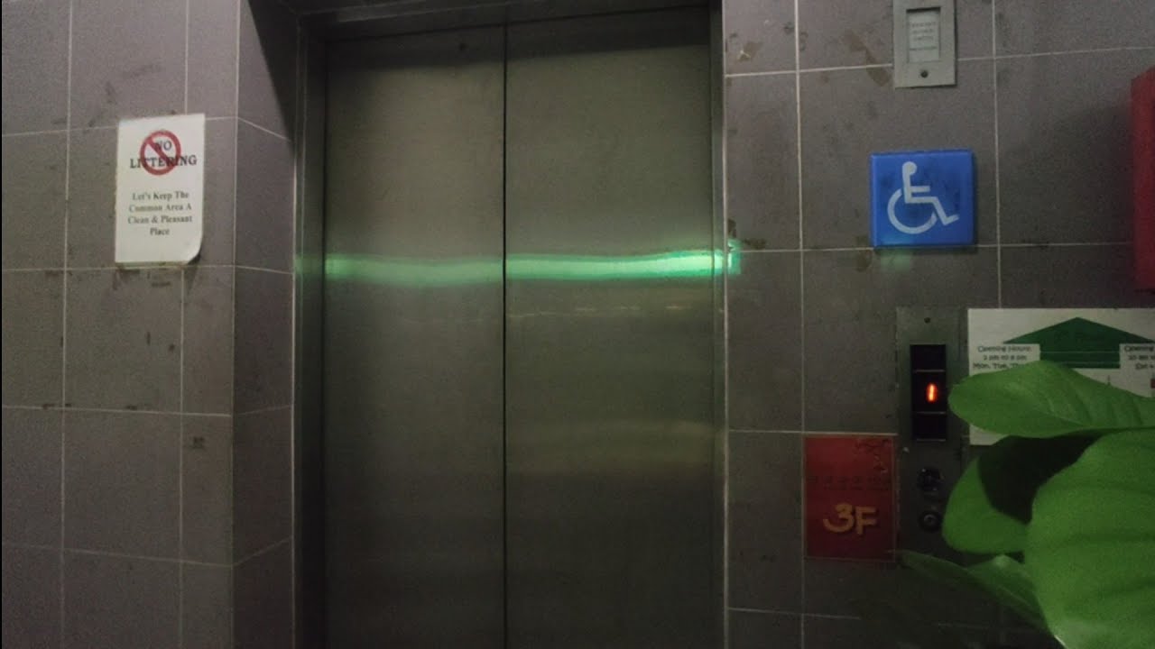 Lian Beng Building (Upp Serangoon) - Otis lift - YouTube
