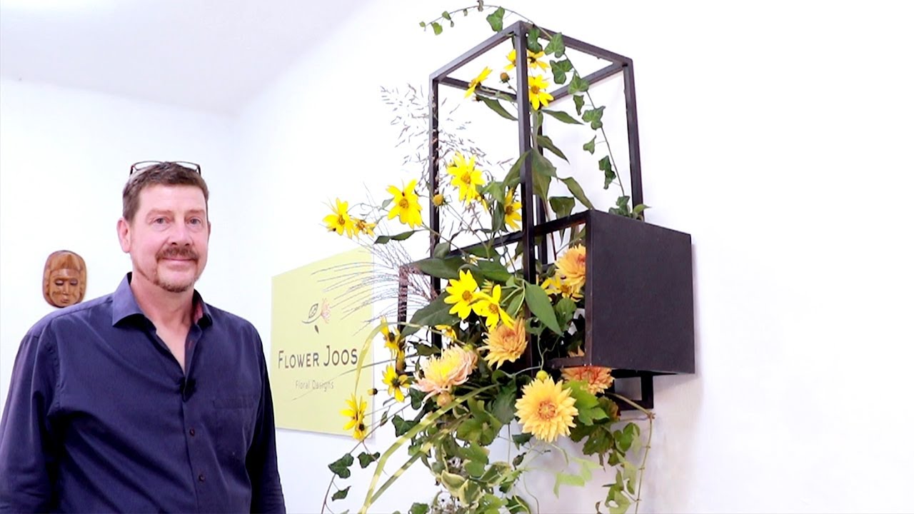 How To Make A Floral Wall Design Using Metal Stands As A Base - YouTube