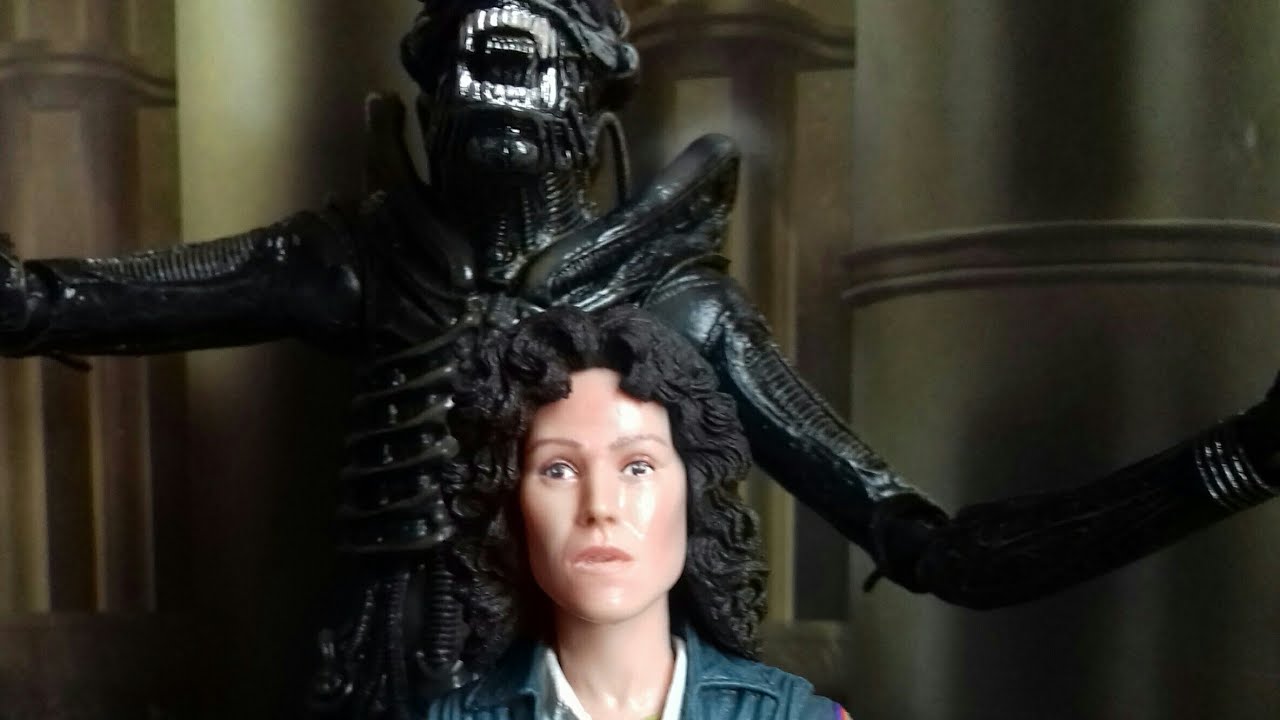Neca's 40th Anniversary Alien RIPLEY Review - YouTube