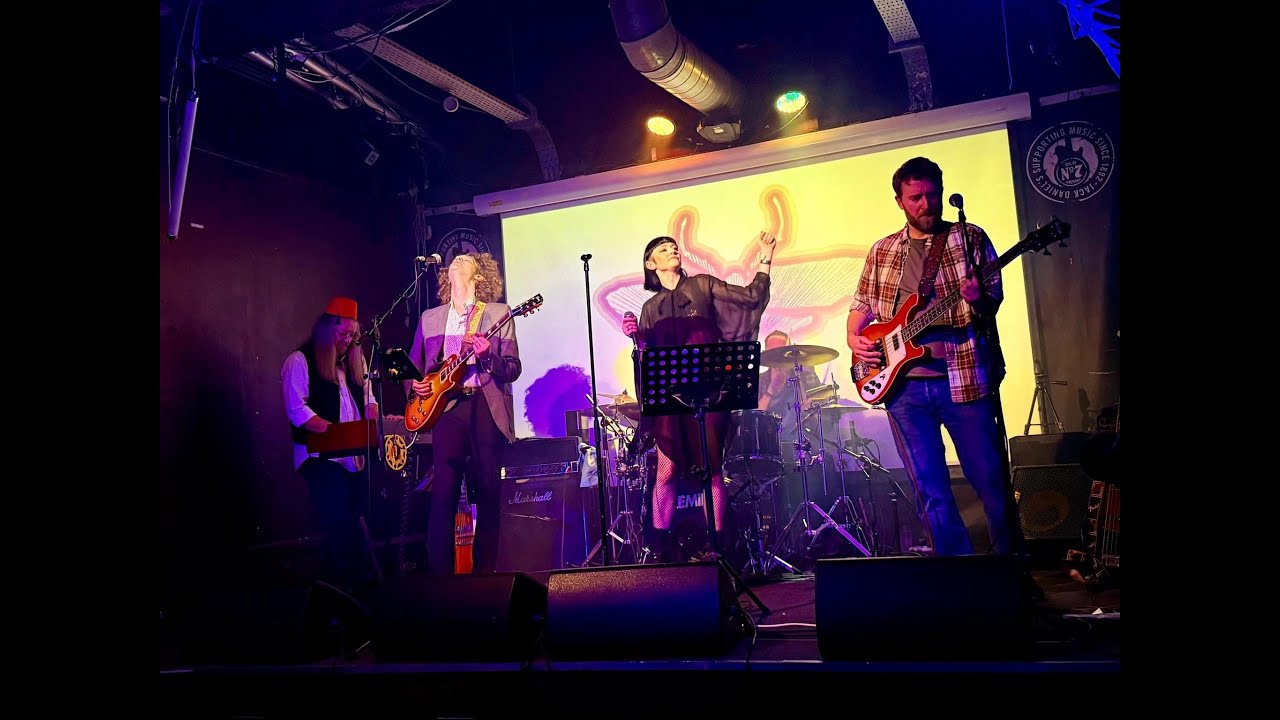 Free Time | Montgomery Slacks Live @Firebug Leicester - YouTube