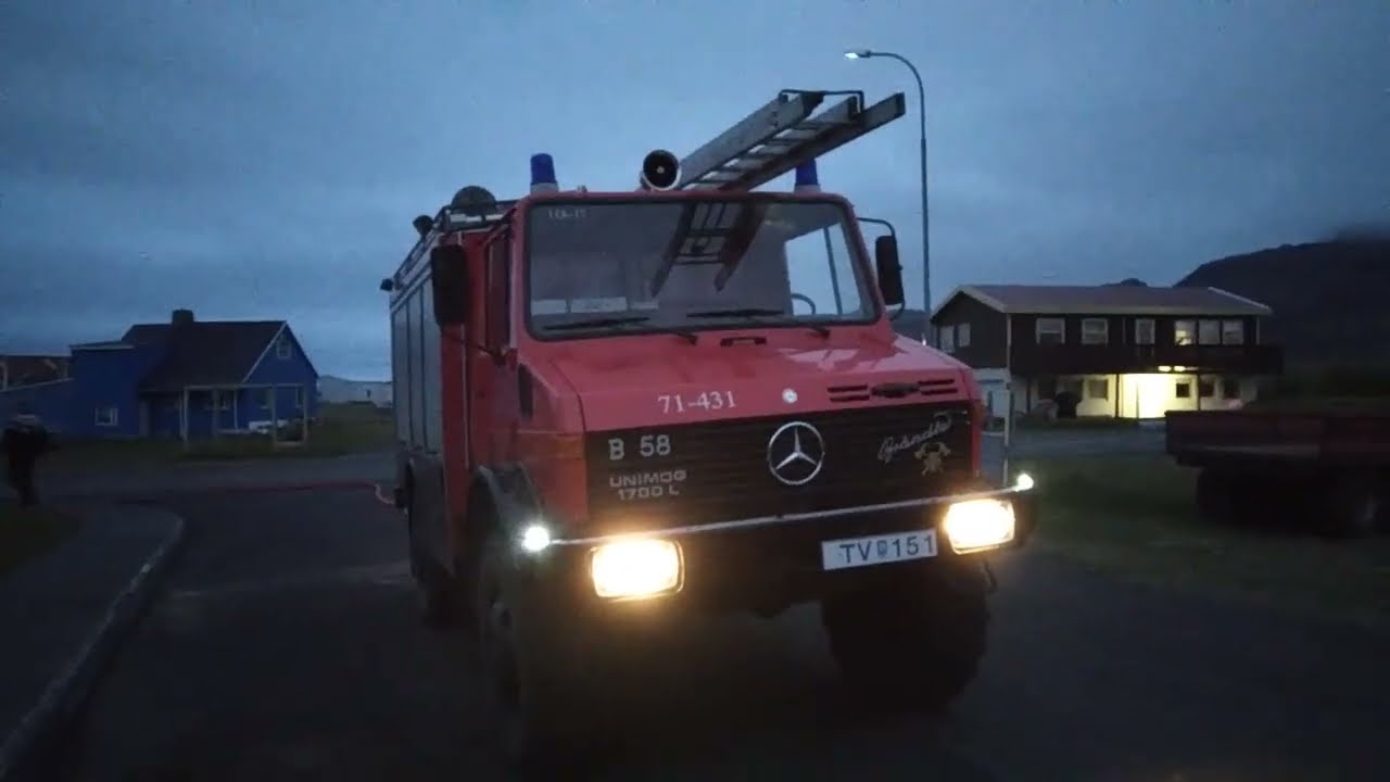 Icelandic Mercedes Unimog fire engine in Borgarfjörður Eystri - YouTube