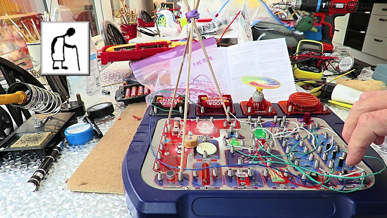 Pendulum circuit from old Electronics Exploration Kit - YouTube