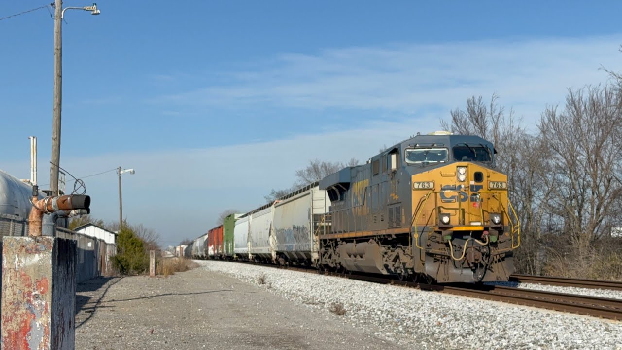 CSX ES44AH 763 w/ Weird K5HL Leads Manifest M647-01 on 1/2/25 - YouTube