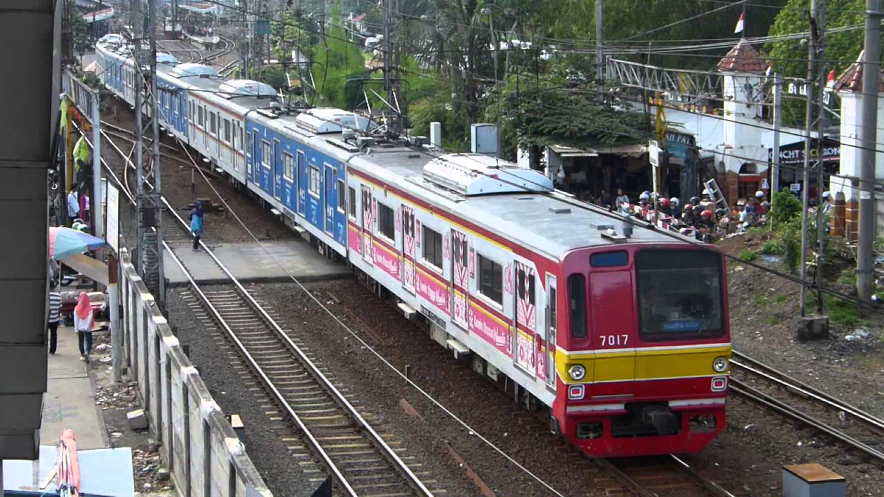 KRL Eks-Tokyo Metro Seri 7000 Set 7117F - YouTube