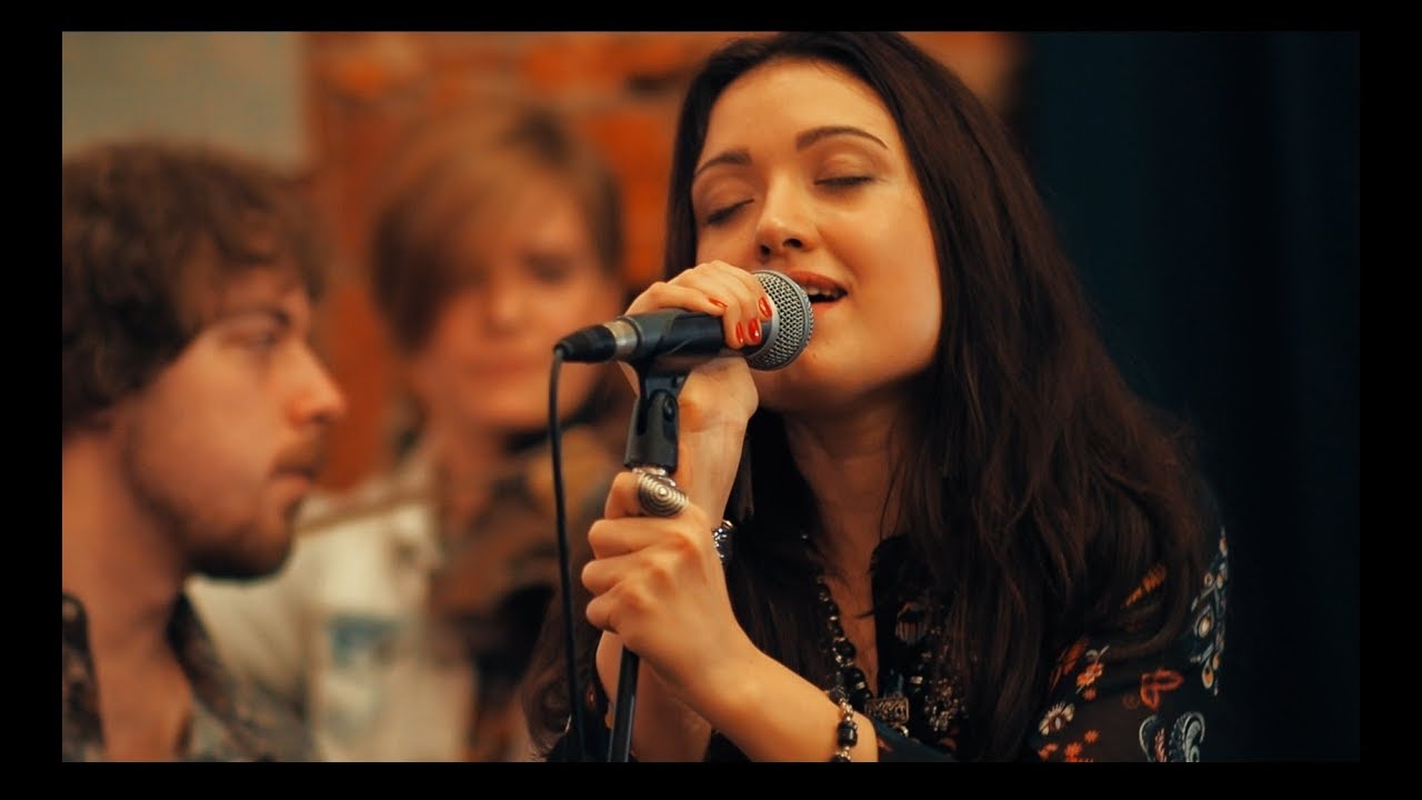 Sun Q – Animals [Acoustic Live] - YouTube