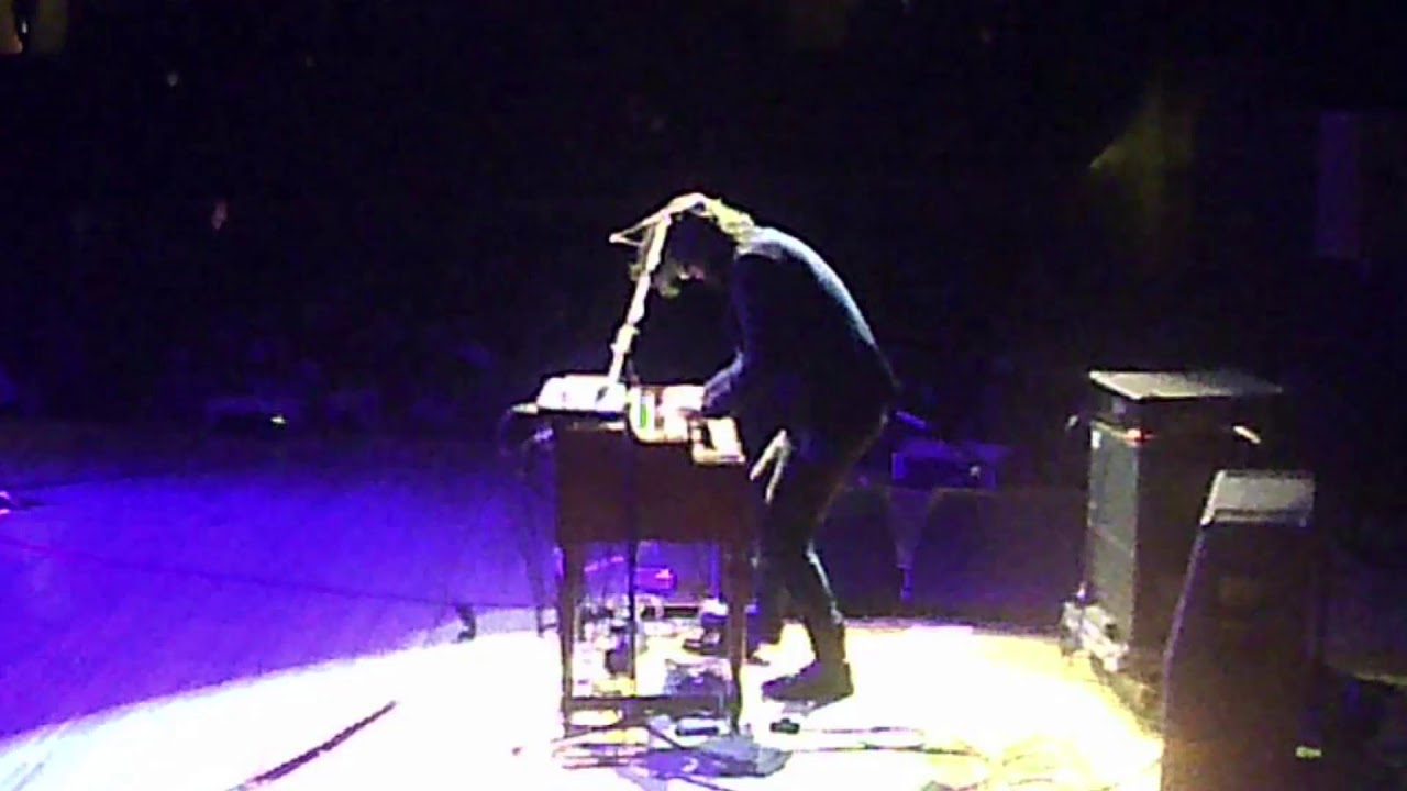 Beethoven into Jon Lord - Moscow - Mike Mangan with Glenn Hughes ...