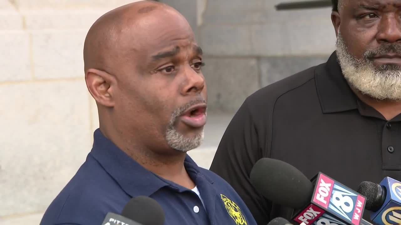 RAW: Youngstown mayor, fire chief discuss bank explosion - YouTube