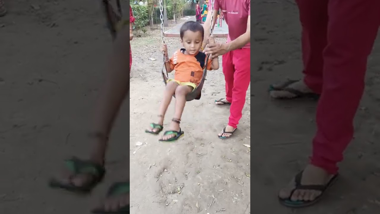 cute baby ko papa jhula jhulate hue - YouTube