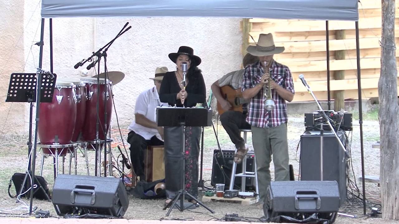 Simone Sanchez Performance of the song "El Pastor." - YouTube
