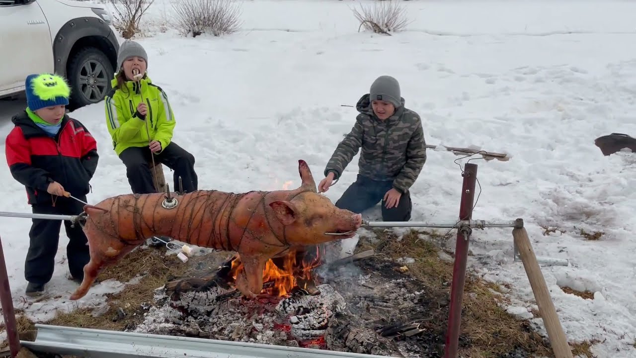 Maiale allo Spiedo / Pig on the Spit - YouTube