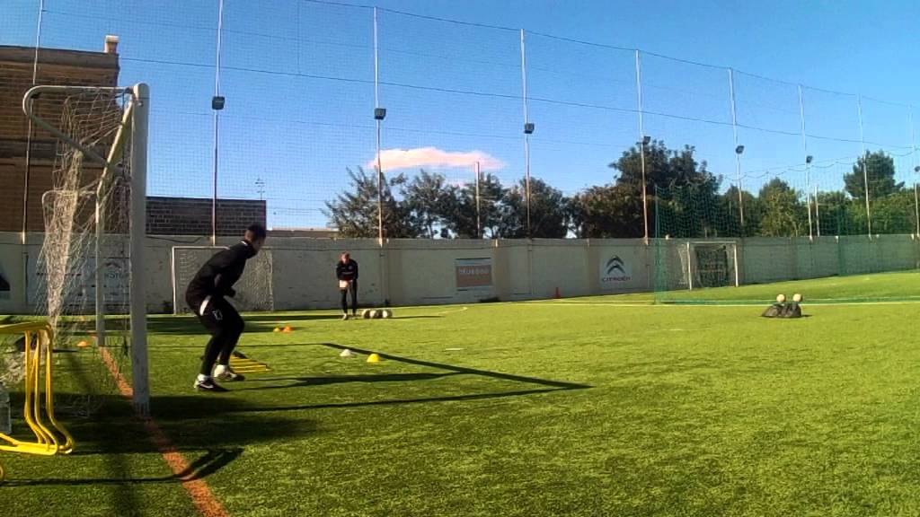 Goalkeeper Training (Agility and co-ordination) - YouTube