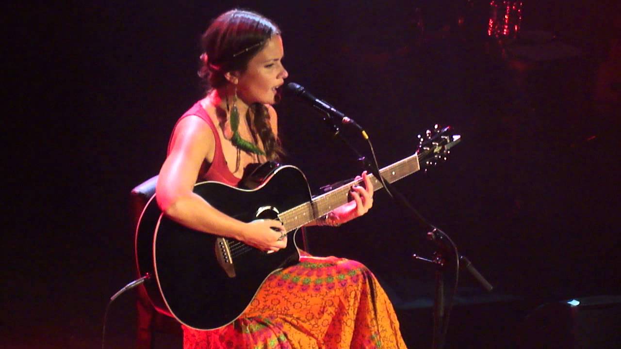 Natalia Doco - Benditos 30 & Natural mystic (Théâtre Sébastopol ...