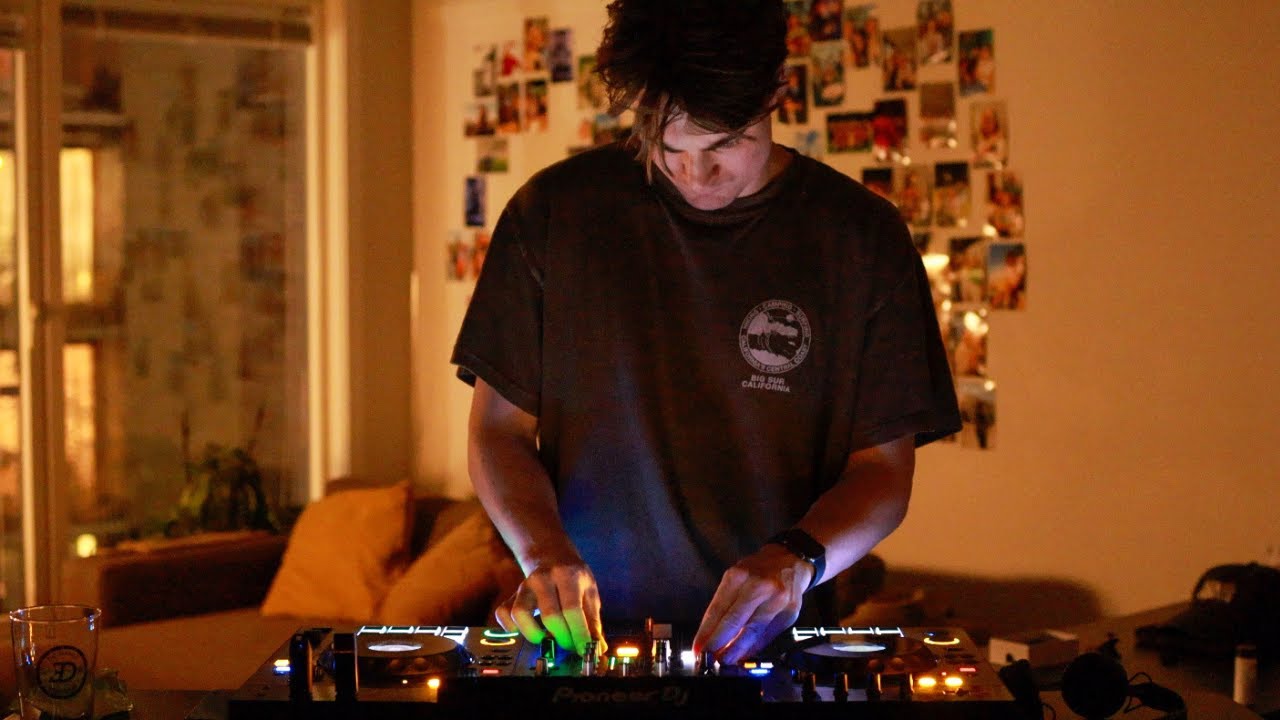 deep house mix in my dark livingroom - YouTube