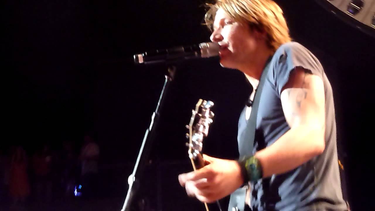 Keith Urban You Look Good in My Shirt Vegas Aug 31/14 - YouTube