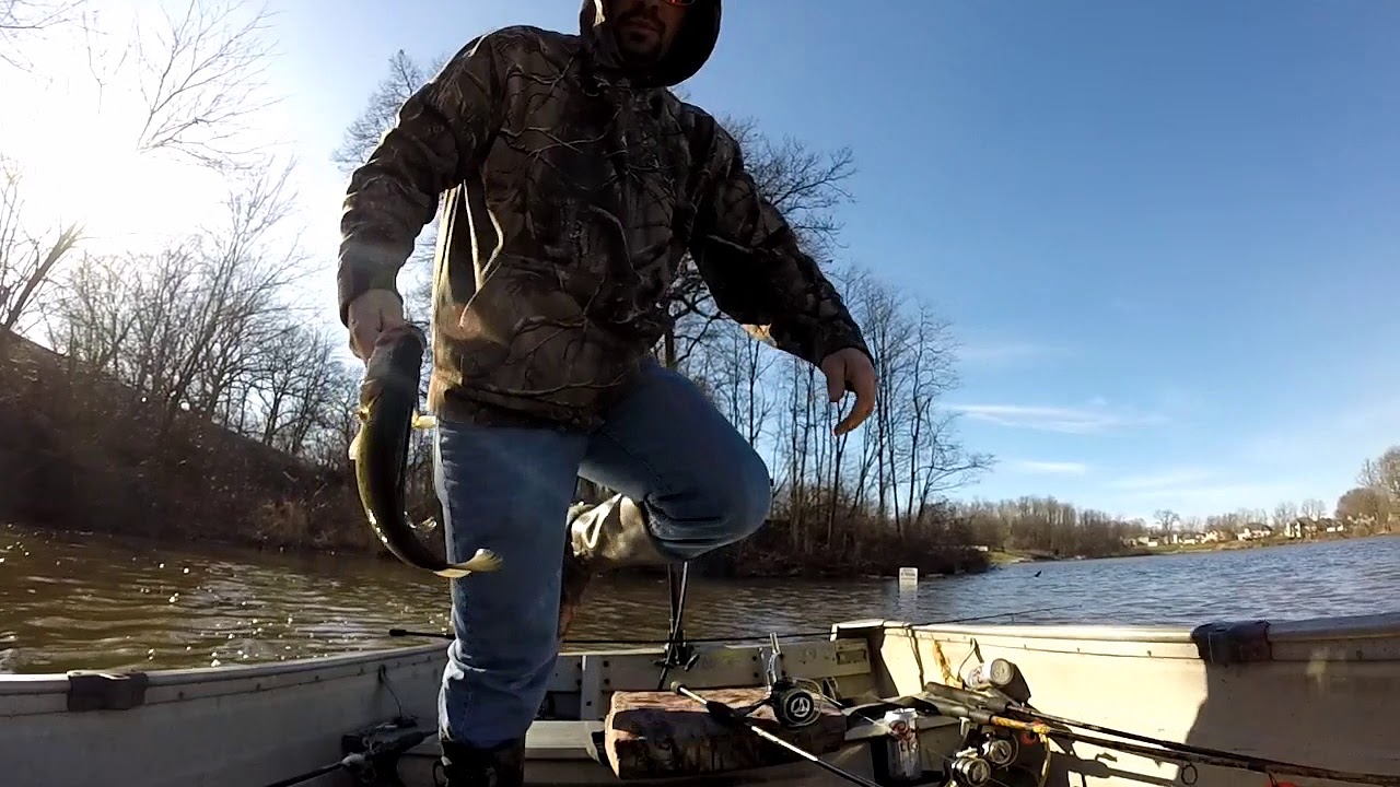 Indiana Bass Fishing 3/2/18 14 1/8" 1.26lbs Portage, Indiana - YouTube