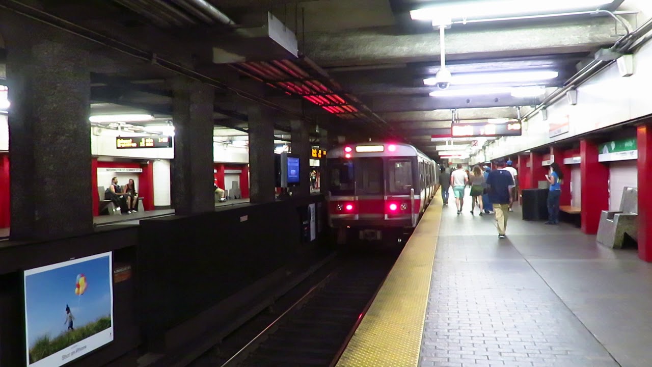MBTA Subway: Alewife bound No.3 Red Line Train leaving Downtown ...