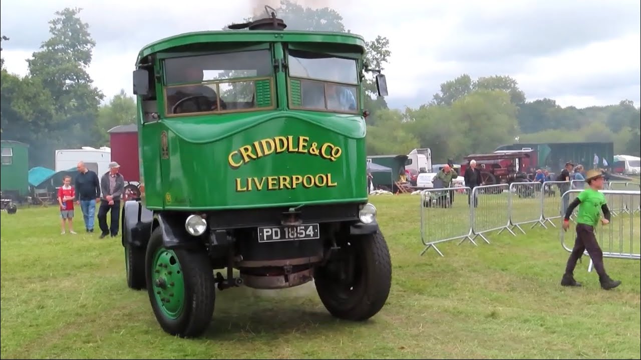 Astle Park Traction Engine Rally 2024 - 12:00 Grand Steam Parade II ...