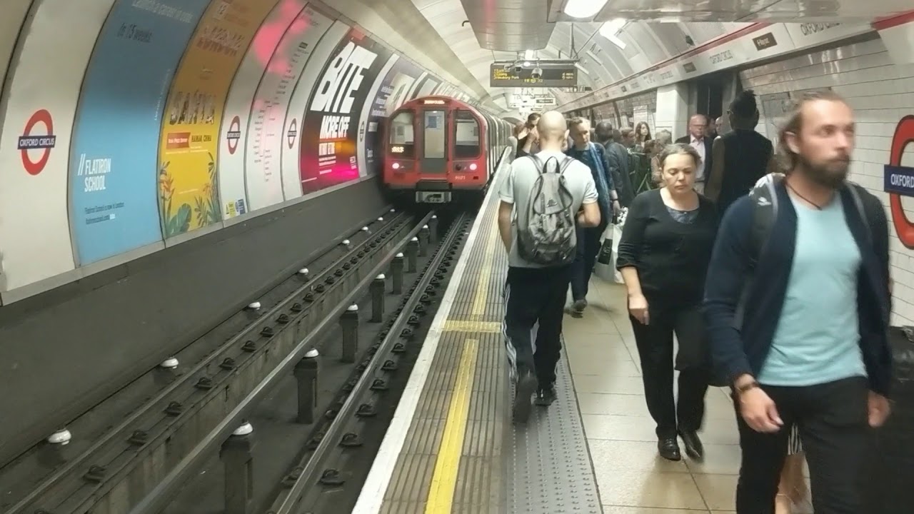 Oxford Circus Station, Central Line, eastbound platform, London ...